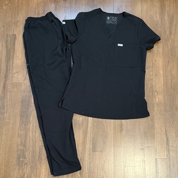 Figs | Other | Figs Black Scrubs Set Xs Top Xsp Petite Cargo Straight ...